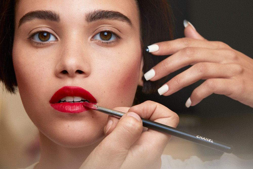 CHANEL Fall/Winter 2015-16 Haute Couture Show Backstage Makeup ...